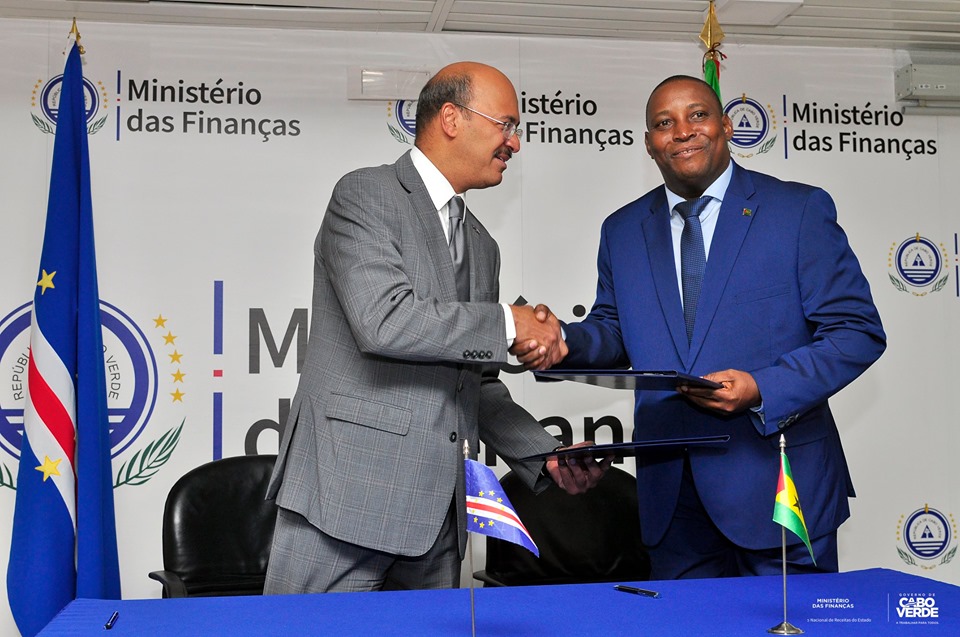 Cabo Verde e São Tomé assinam acordo nos domínios do Comércio e ...