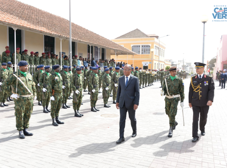 Primeiro-ministro reafirma empenho em melhorar e consolidar as Forças ...