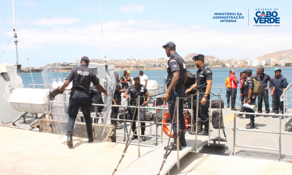 Contingente das Forças Armadas, Polícia Nacional e Proteção Civil ...