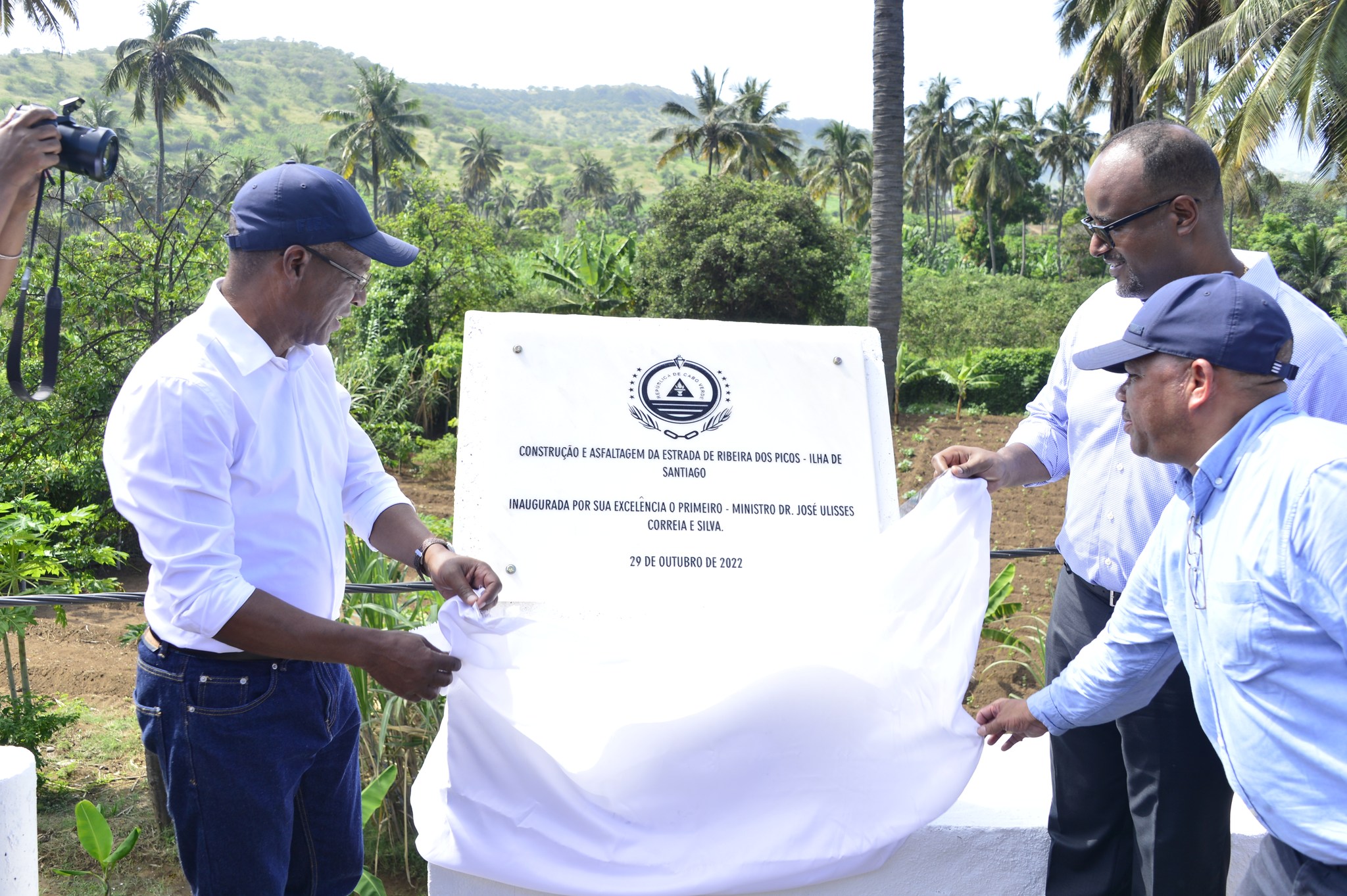 Governo entrega estrada asfaltada aos agricultores da Ribeira dos Picos ...