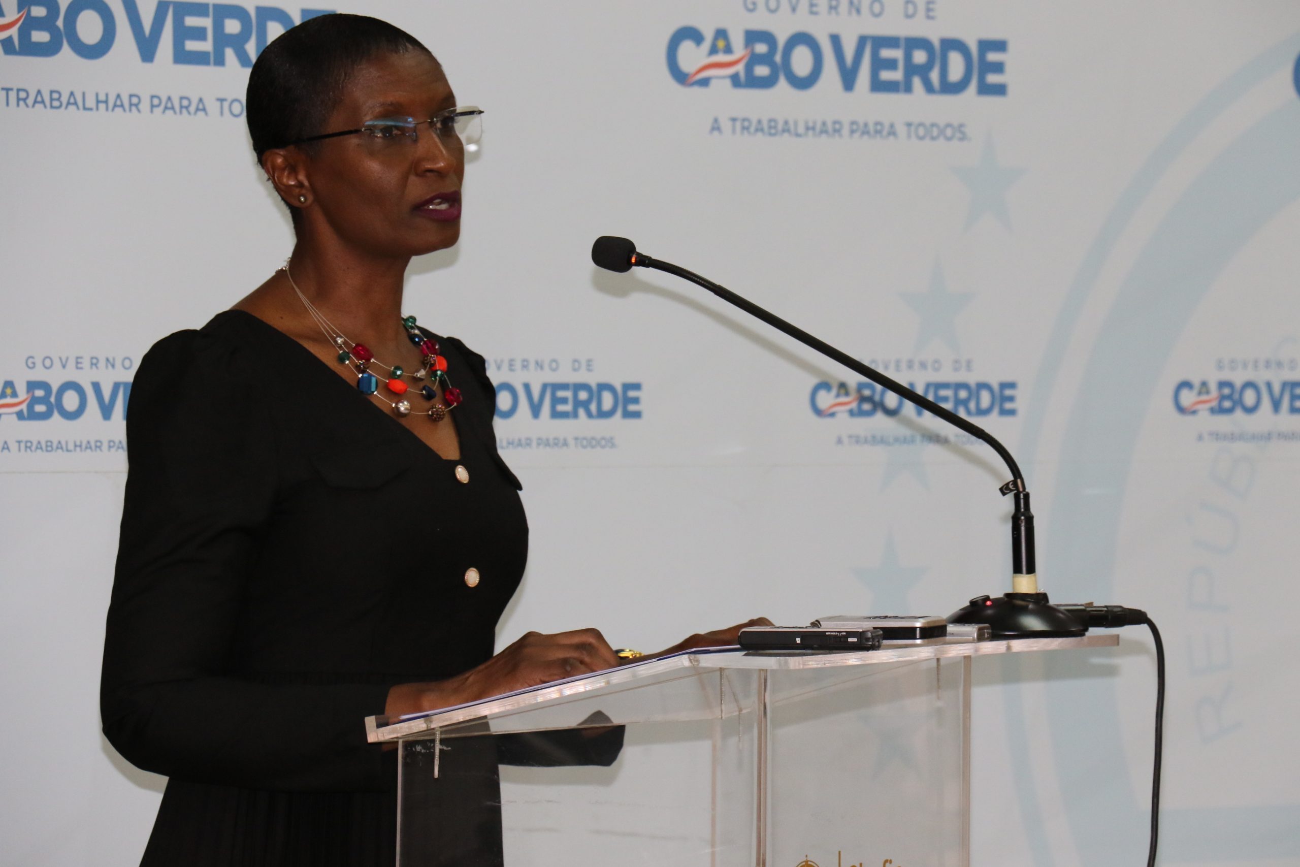 Ministra Filomena Gonçalves preside abertura do atelier de apresentação ...