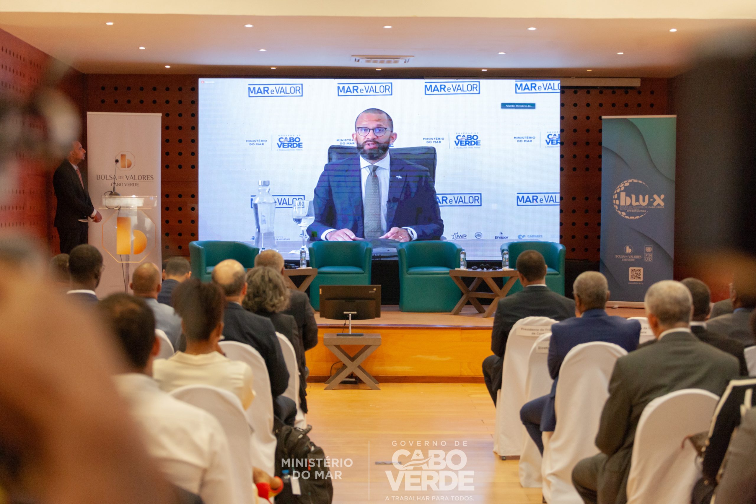 25 anos da BVCV: Ministro do Mar ressalta contributo da Bolsa de ...