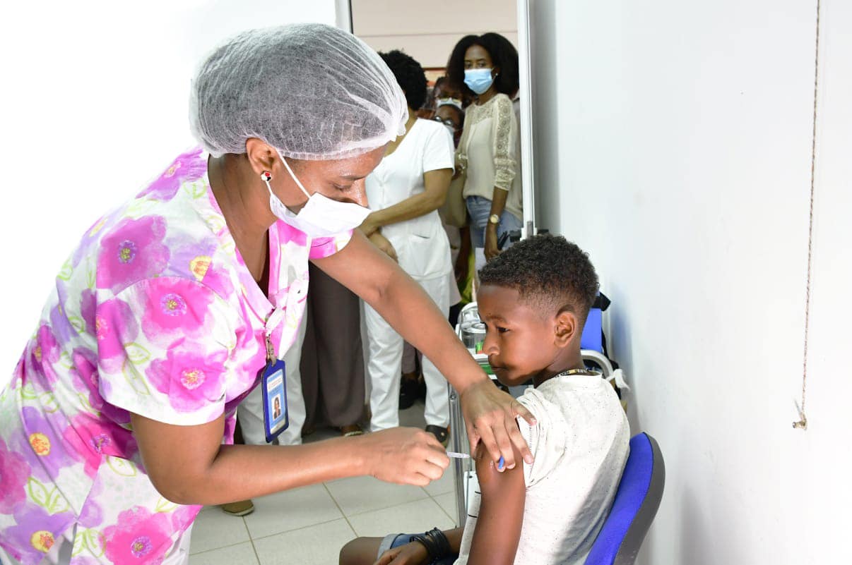 Governo de Cabo Verde alarga vacinação contra HPV aos rapazes dos 10 ...