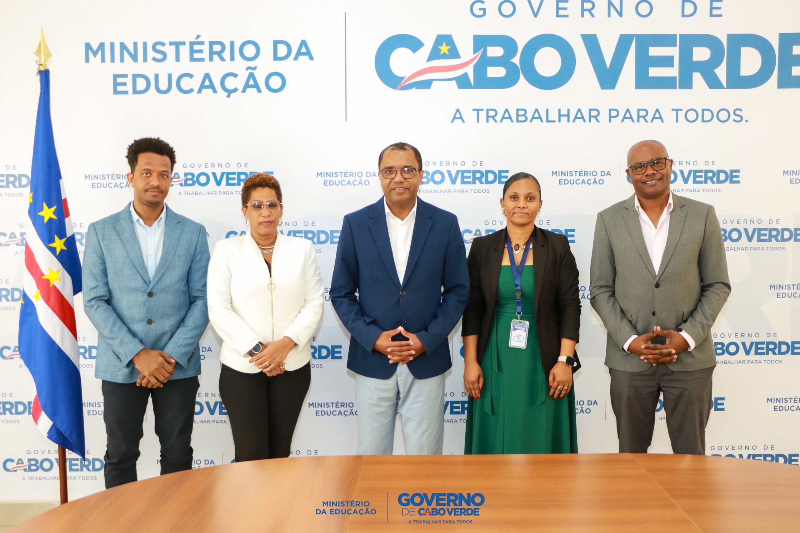 Ministro da Educação recebe cumprimentos da nova Reitoria da Uni-CV ...